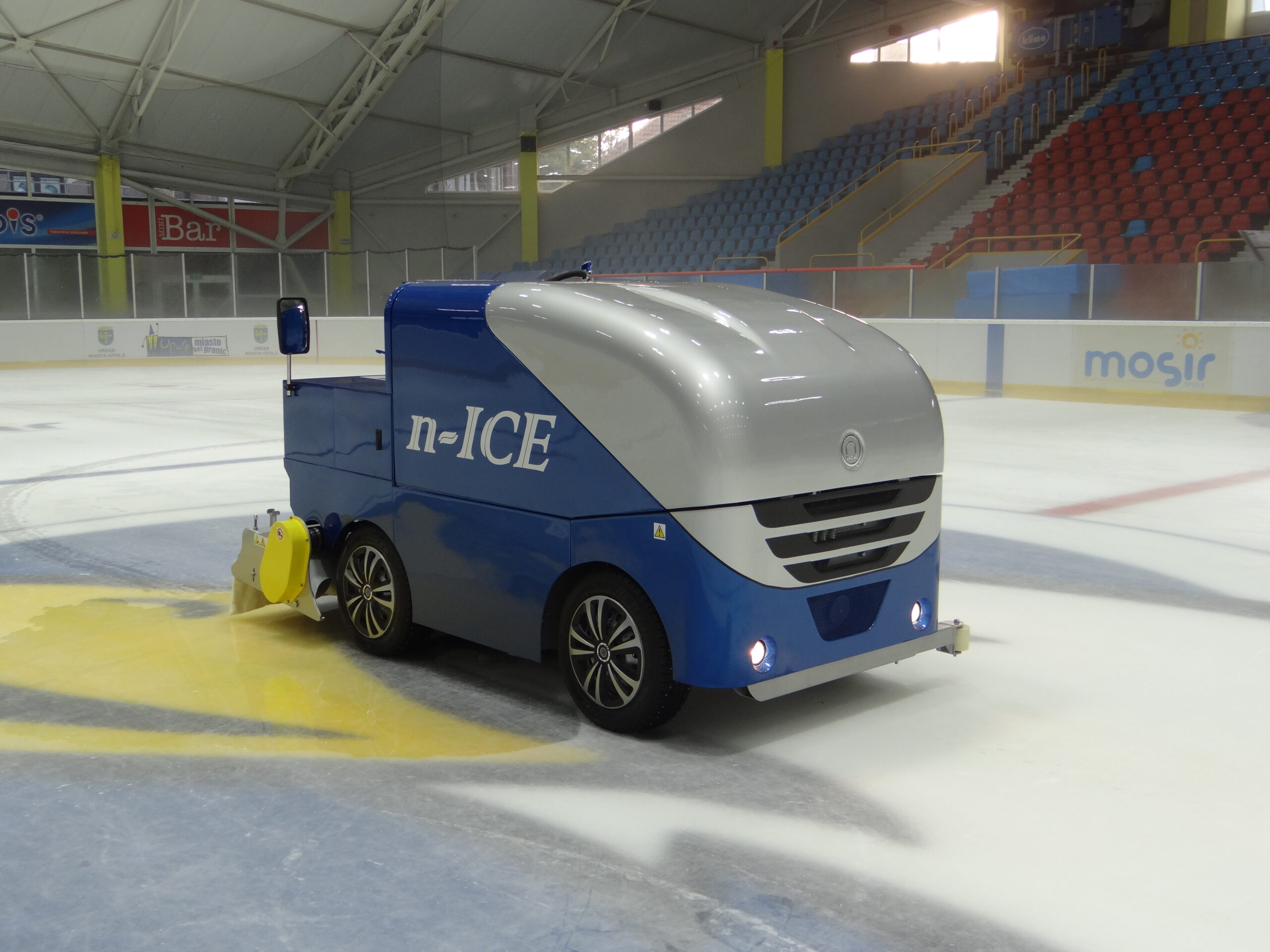 Standard equipment M800 - n-icegroup